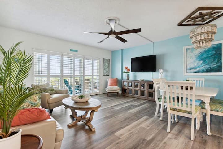 Beachside Bliss: 2-bedroom Apartment Near The Ocea - Satellite Beach, FL