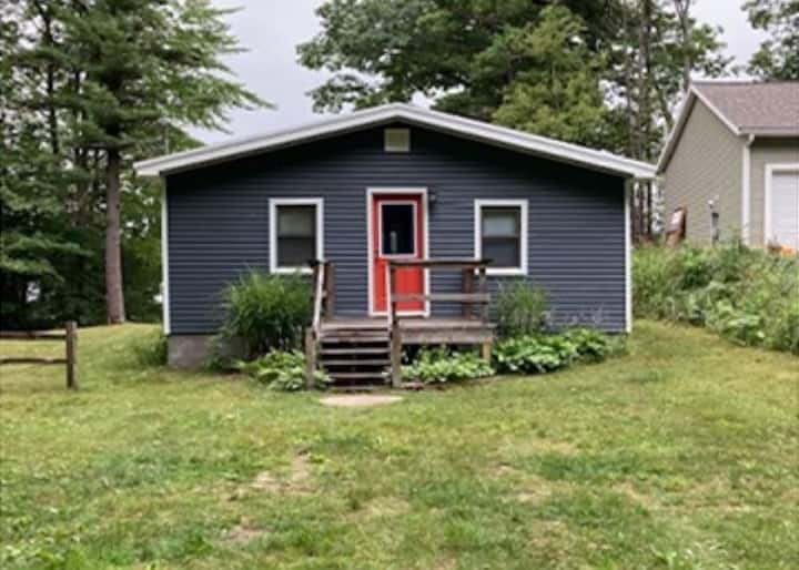 Cottage On Hackert Lake - Ludington, MI