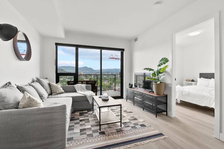 Downtown Kelowna Condo, Kitchen, Patio, Parking - Kelowna