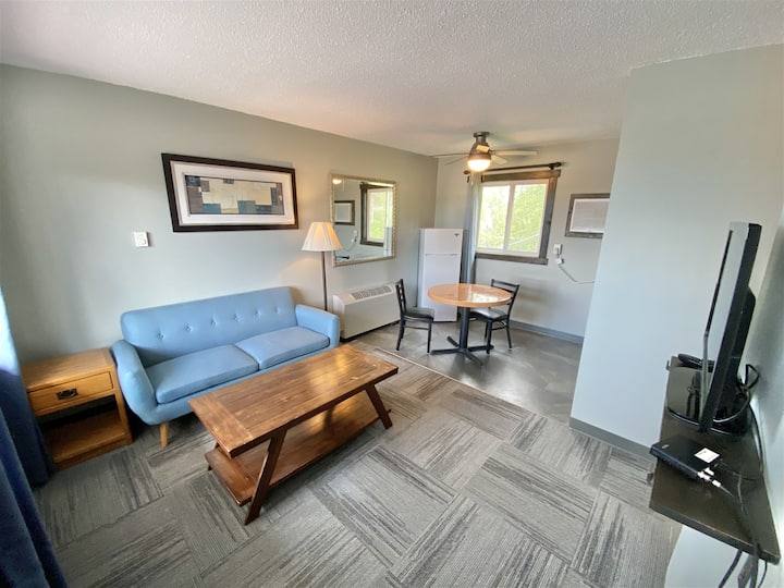 Suite 309 - Gorgeous 2nd Floor Apartment! - Rapid City