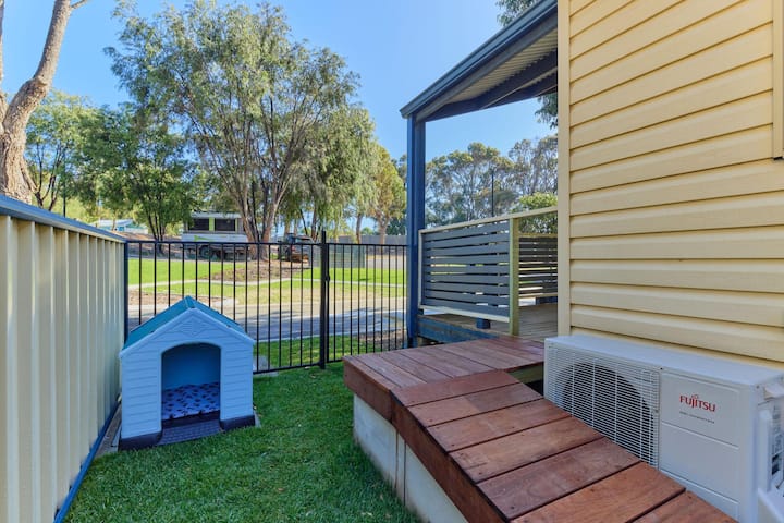 Two Bedroom Pet Friendly Park Cabin - Esperance