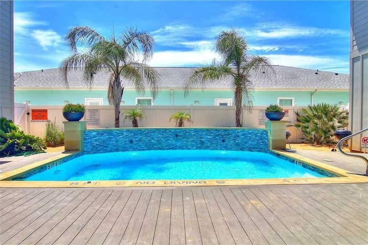Pet Friendly | Pool | Games | Walk To The Beach - Port Aransas, TX