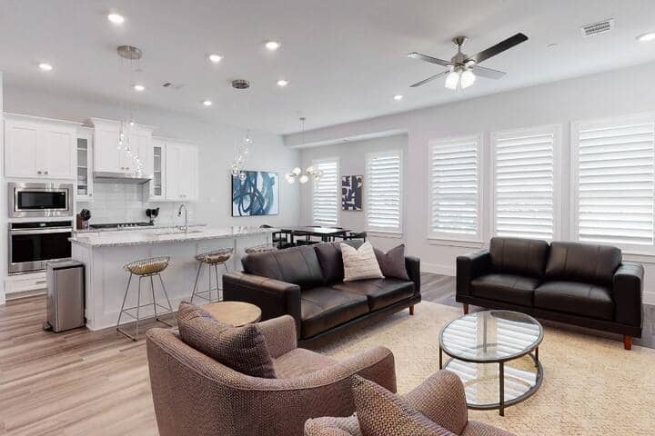 Spacious Townhouse W/ Attached Garage - The Colony, TX