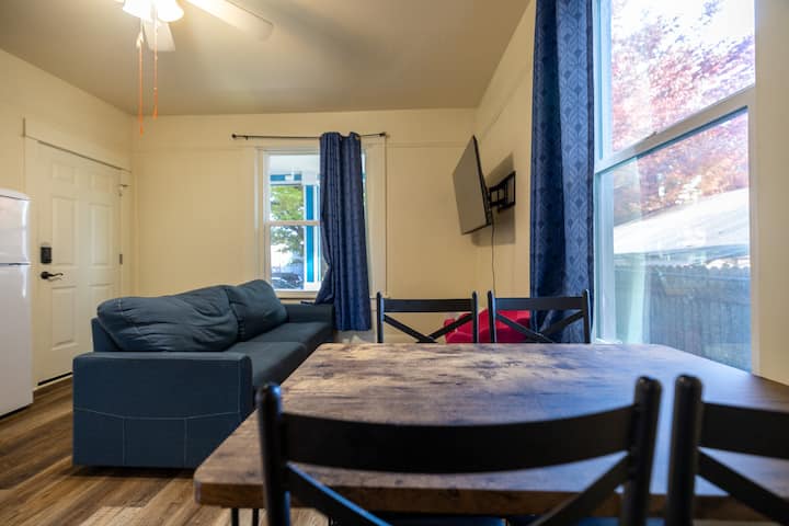 Magenta - Rhodee #2: Downtown Eugene - Eugene, OR