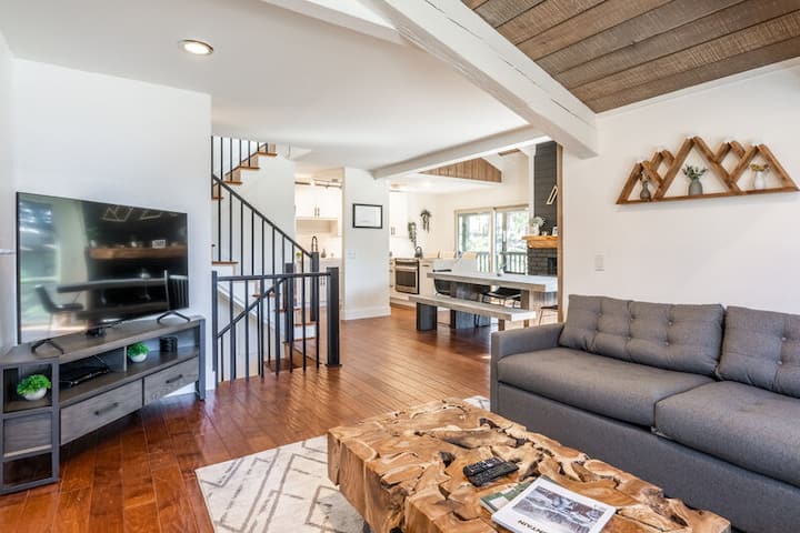 Chamonix #24 - 2 + Loft / 3 Bath, Walk To Lift! - Mammoth Lakes, CA