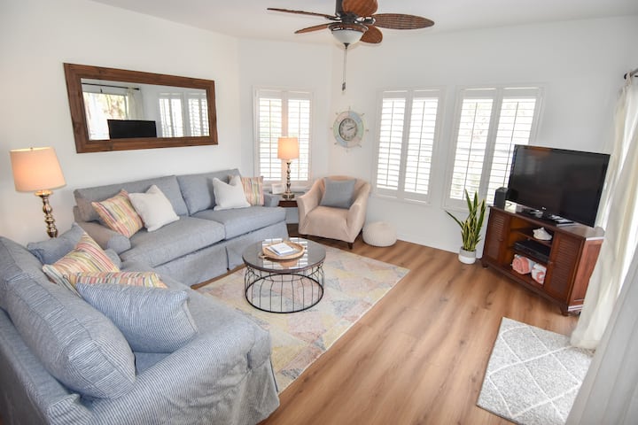 Emerald Escape Ii - 2br Spc Beach Walk - Destin, FL