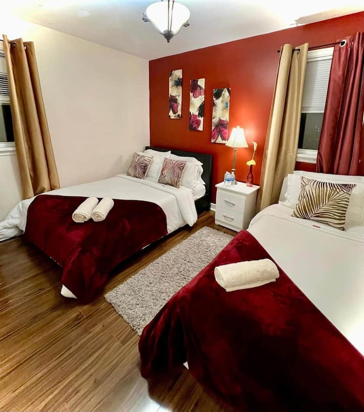 Niagara Cozy Retreat By The Falls-indoor Fireplace - Niagara Falls