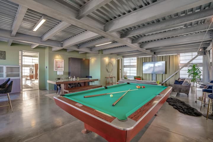 Modern Penthouse In Venice Beach
-The Steel Rose- - Santa Monica, CA