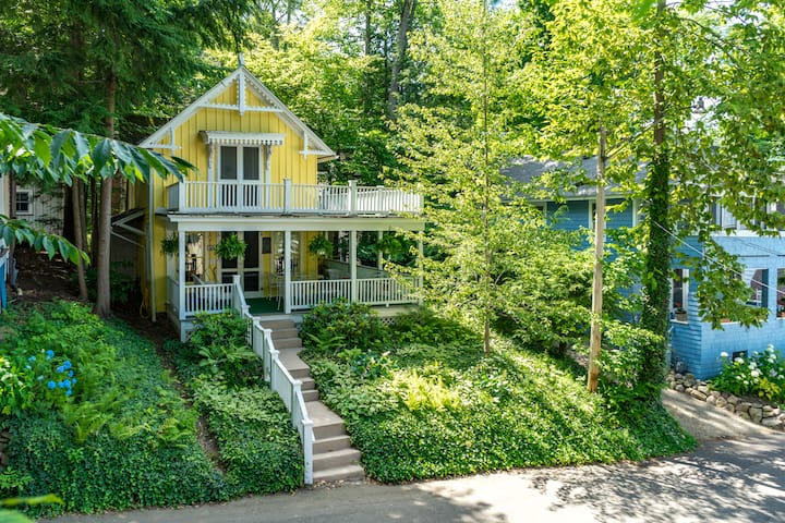 Mellow Yellow | 17 Morris Ave. - Chautauqua, NY