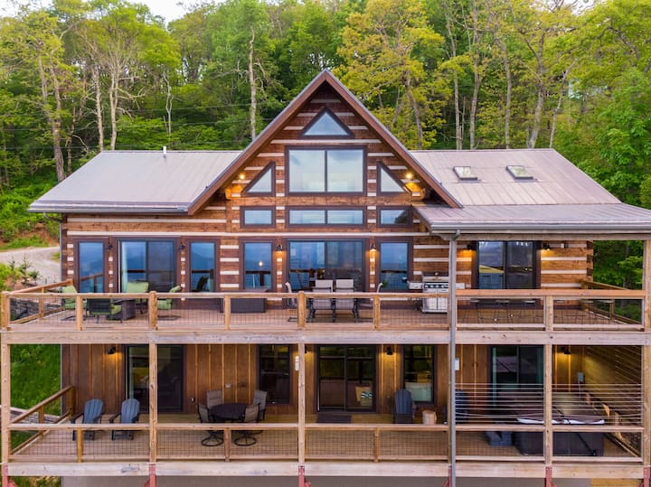 Above And Beyond - Luxury Home. Hot Tub, Game Room, Theater, Fire Table, Big Views - Boone, NC
