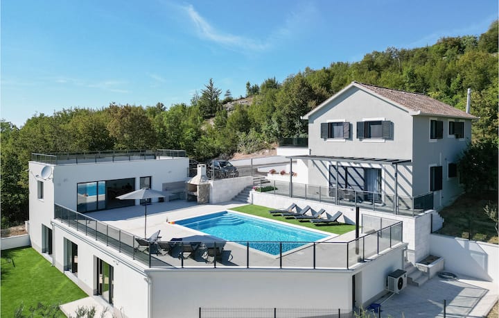 Stunning Home In Obrovac Sinjski - Sinj