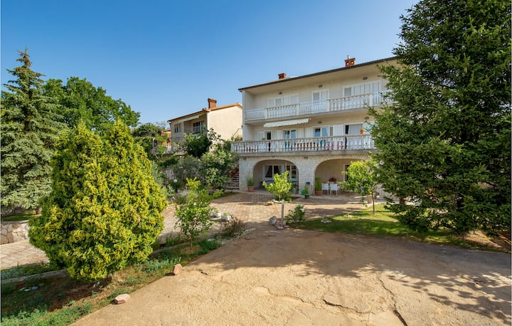 3 Bedroom Lovely Apartment In Kastav - Rijeka