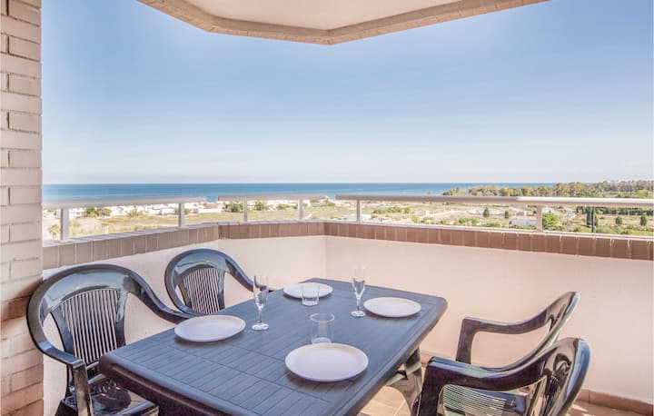Awesome Apartment In La Torre De La Sal - Cabanes