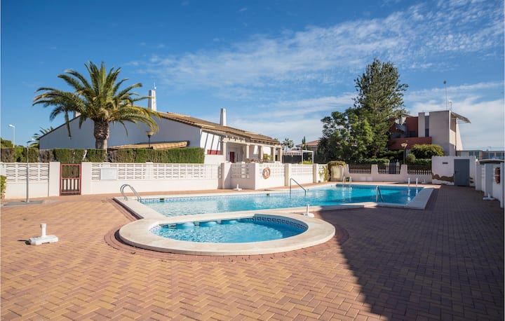 2 Bedroom Pet Friendly Home In Sagunto - Almenara