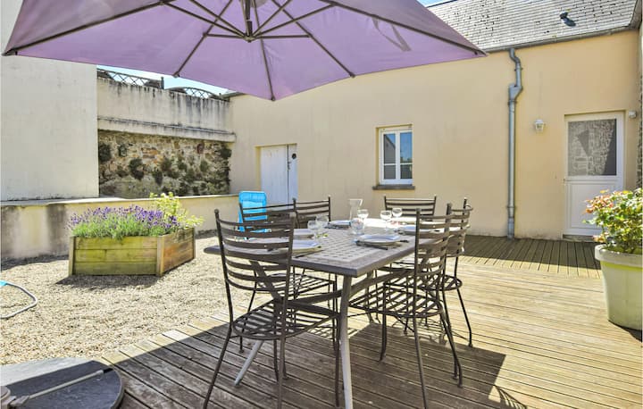 3 Bedroom Beautiful Home In Créances - Jersey
