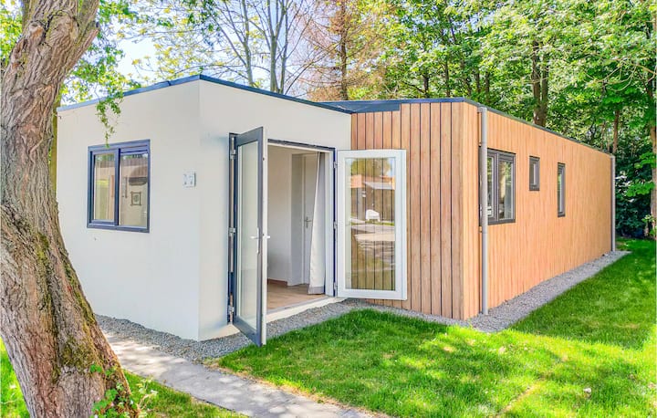 3 Bedroom Cozy Home In Heinkenszand - Goes