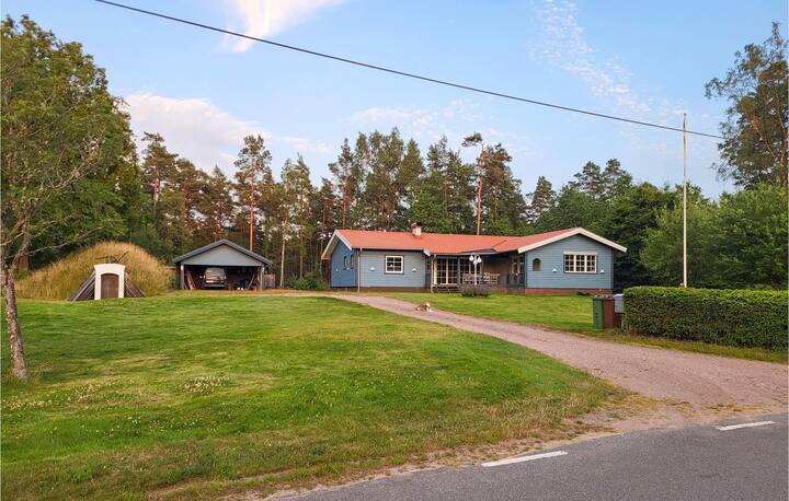 2 Bedroom Gorgeous Home In Långaryd - Smålandsstenar