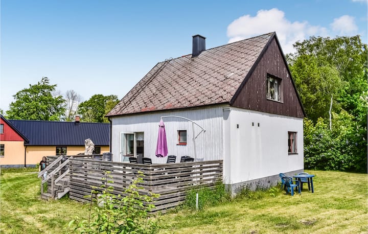 Beautiful Home In Tomelila With Kitchen - Tomelilla