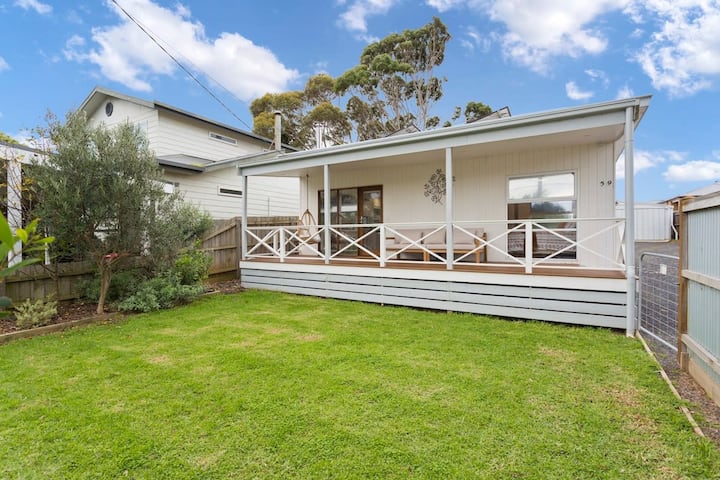 Beautiful Bungalow, Pet-friendly & Walk To Beach - Phillip Island