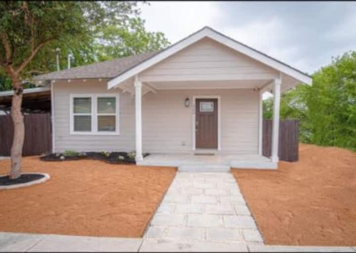Captivating 4br 2ba Home Near Awesome Downtown - San Antonio