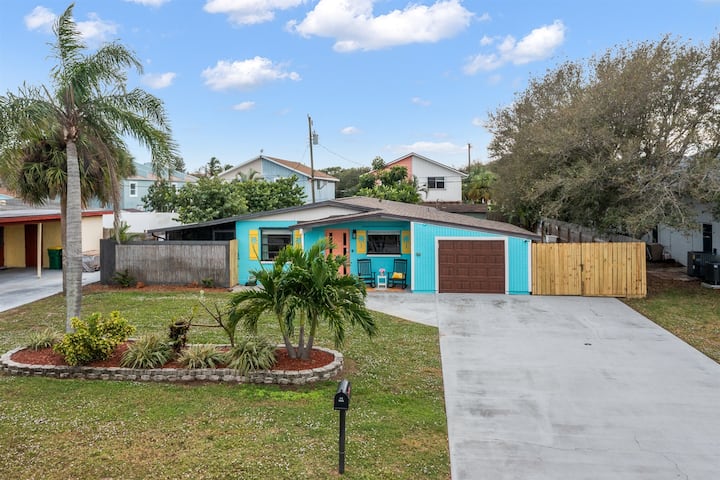 Cocoa Beach Home Minutes To Beach - Cape Canaveral, FL