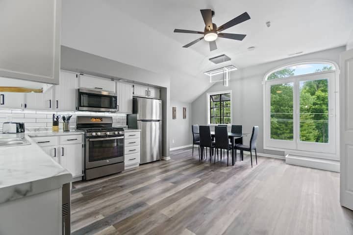 Historic Mansion Penthouse W/ Stunning City Views - Fort Wayne, IN