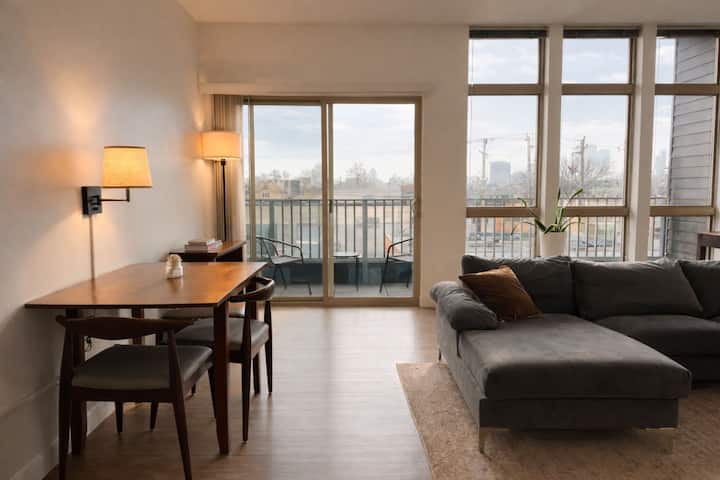 Spacious Walker's Point Apt With Balcony - Milwaukee