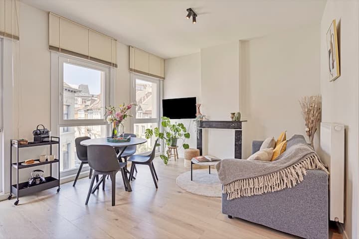 Fresh 1br Apartment @ Trendy South Area + Free Par - Antwerp