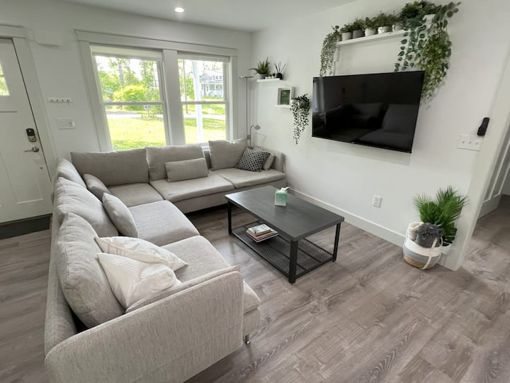 Gardner Lake 2 Queen/1king/2 Bath/laundry- Private - Colchester, CT