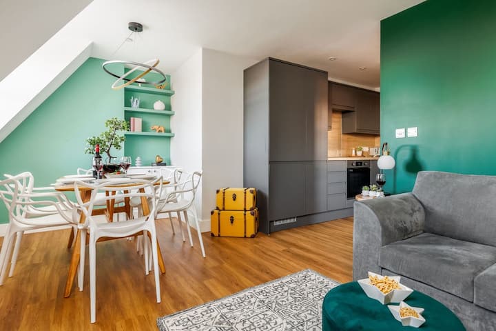 Wholesome Family 3-bed, 2-bath Apt; Free Gym & Pkg - Bournemouth