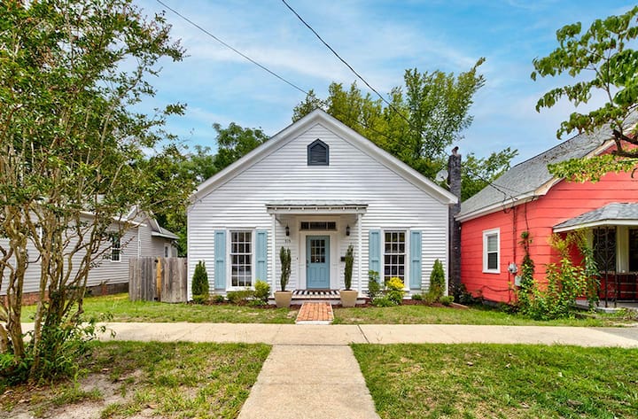 Brooklyn Arts Cottage - Wilmington, NC