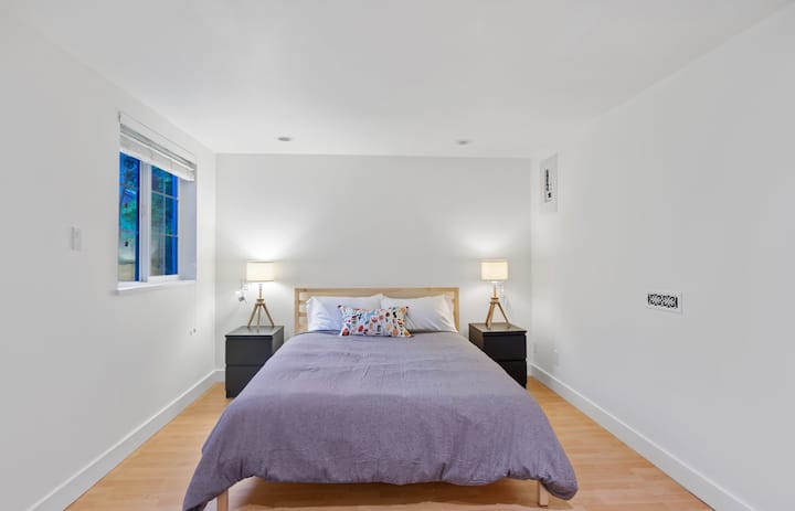 Cozy And Calm: Modern Studio With Private Entrance - Vancouver