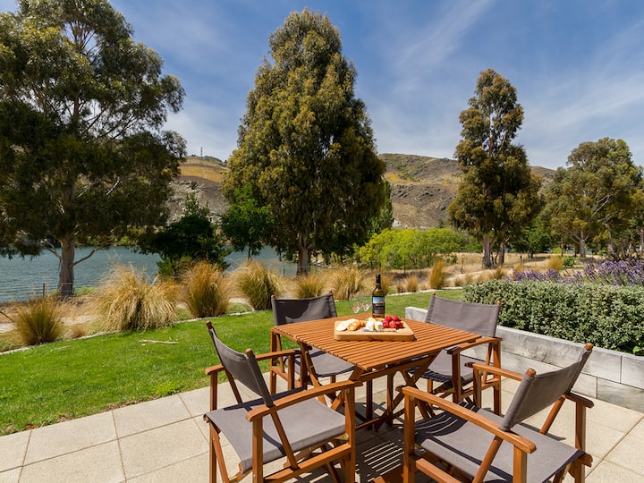 Sunhaven Lakeside - Cromwell Holiday Home - Cromwell, New Zealand