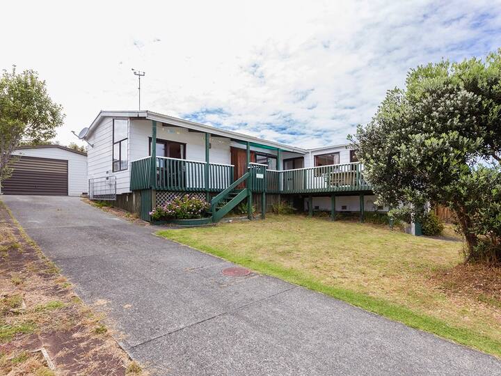 Kiwi Bach At Omaha - Omaha Holiday Home - Matakana