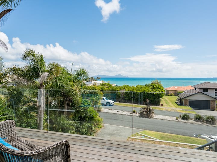 Ocean Oasis - Langs Beach Holiday Home - Mangawhai