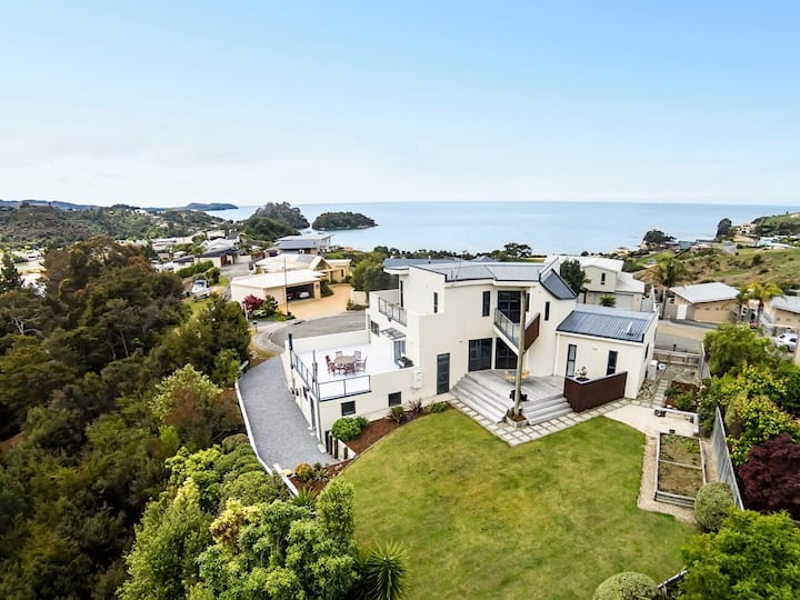 Sun, Sea, Sensational - Kaiteriteri Holiday Home - South Island