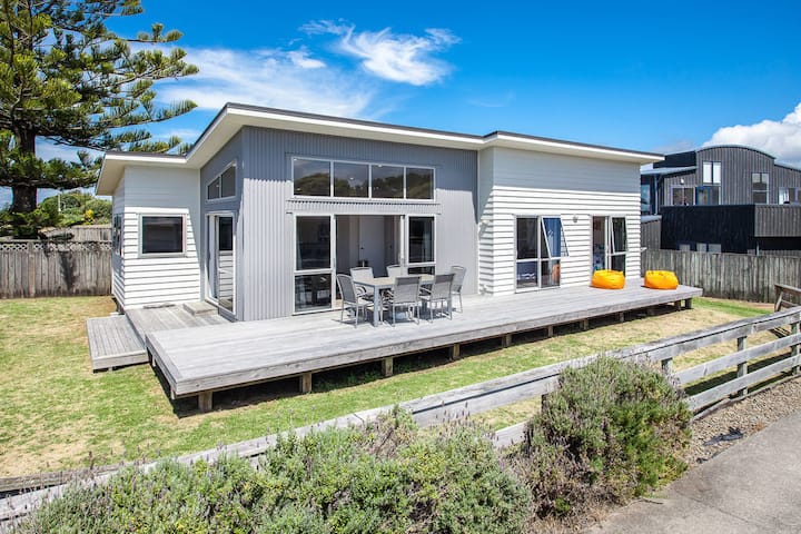 Beach Retreat - Ohope Holiday Home - Ōhope
