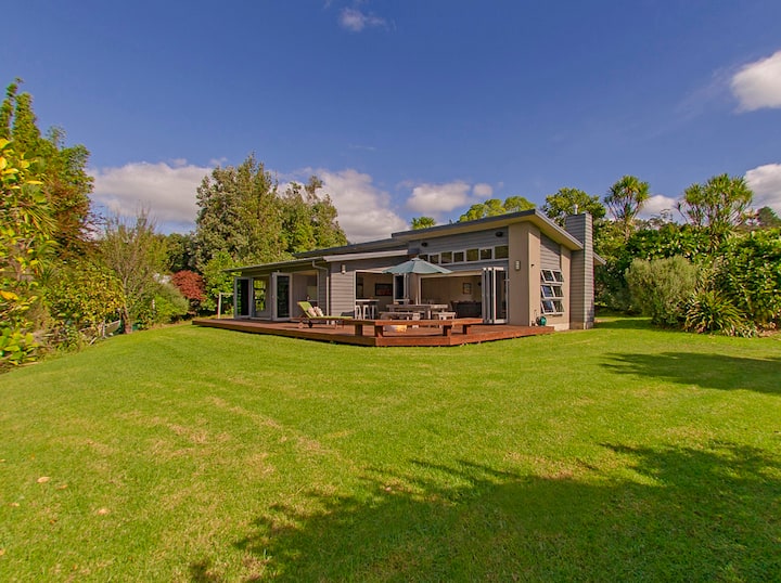 Cooks Getaway - Cooks Beach Holiday Home - Whitianga