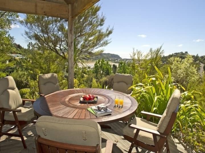 Treetop Oasis - Tairua Executive Holiday Home - パウアヌイ