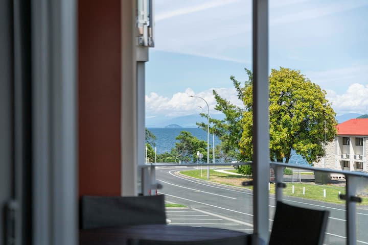 Taupo Vista - Taupo Apartment - Taupō