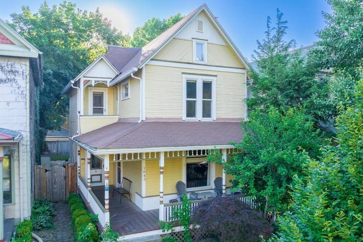 The Yellow Porch House | Charm & Location - 哥倫布