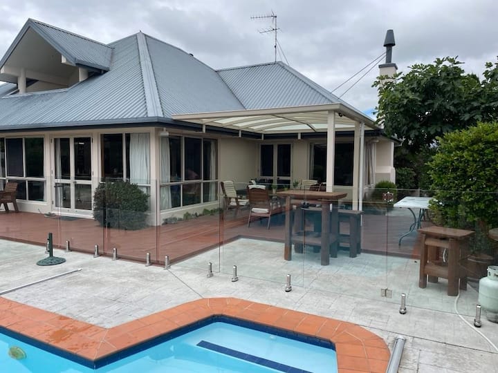 Summer Retreat - Blenheim Holiday Home - Renwick