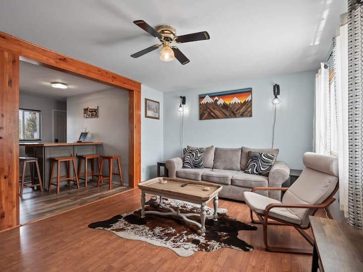 Spacious 4br - Deck, Grill, Pets Ok & For Groups - Leadville, CO