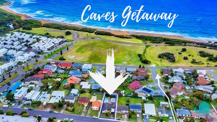 Caves Beach Getaway - Pool, Beach & Dog Friendly - Caves Beach