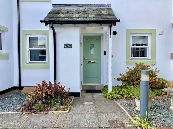 8 Howrahs Court - Keswick