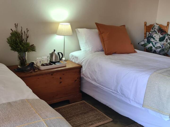 Private Entrance Pet Friendly - Napier, South Africa