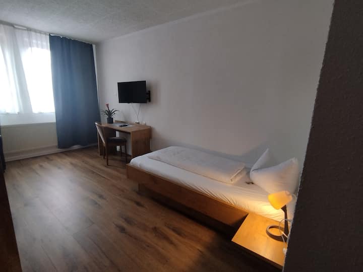 Standard Einzelzimmer Ensuite Dusche Im Hotel - Neu-Ulm