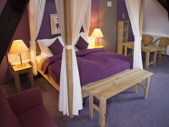 Suite Mit Gartenblick Im Malteser Komturei Hotel / Restaurant - Bergisch Gladbach