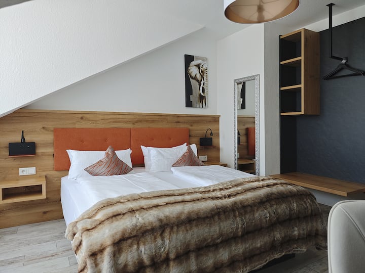 Double Room-ensuite With Shower-lake View - Alsfeld