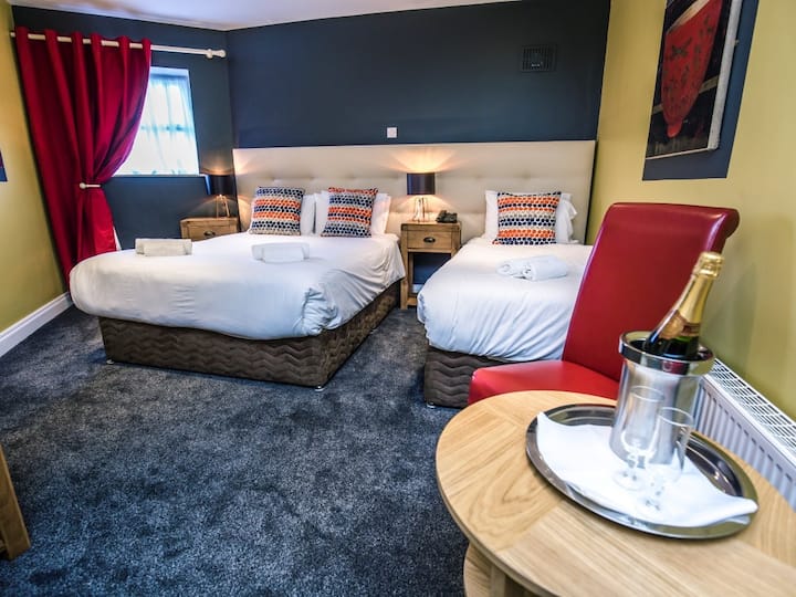 Famille-classique-sdb Privée Avec Douche-vue Sur M - Carlingford